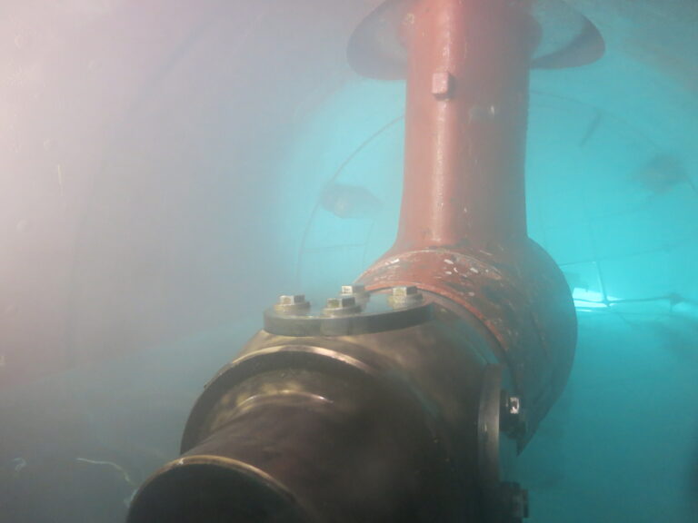 Underwater bow thruster repairs adapted to your schedule - Hydrex